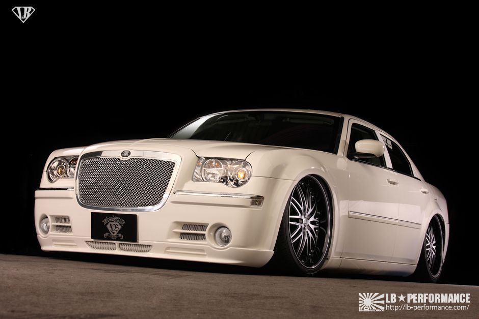 Halaquin 2005 Chrysler 300c Body Kits